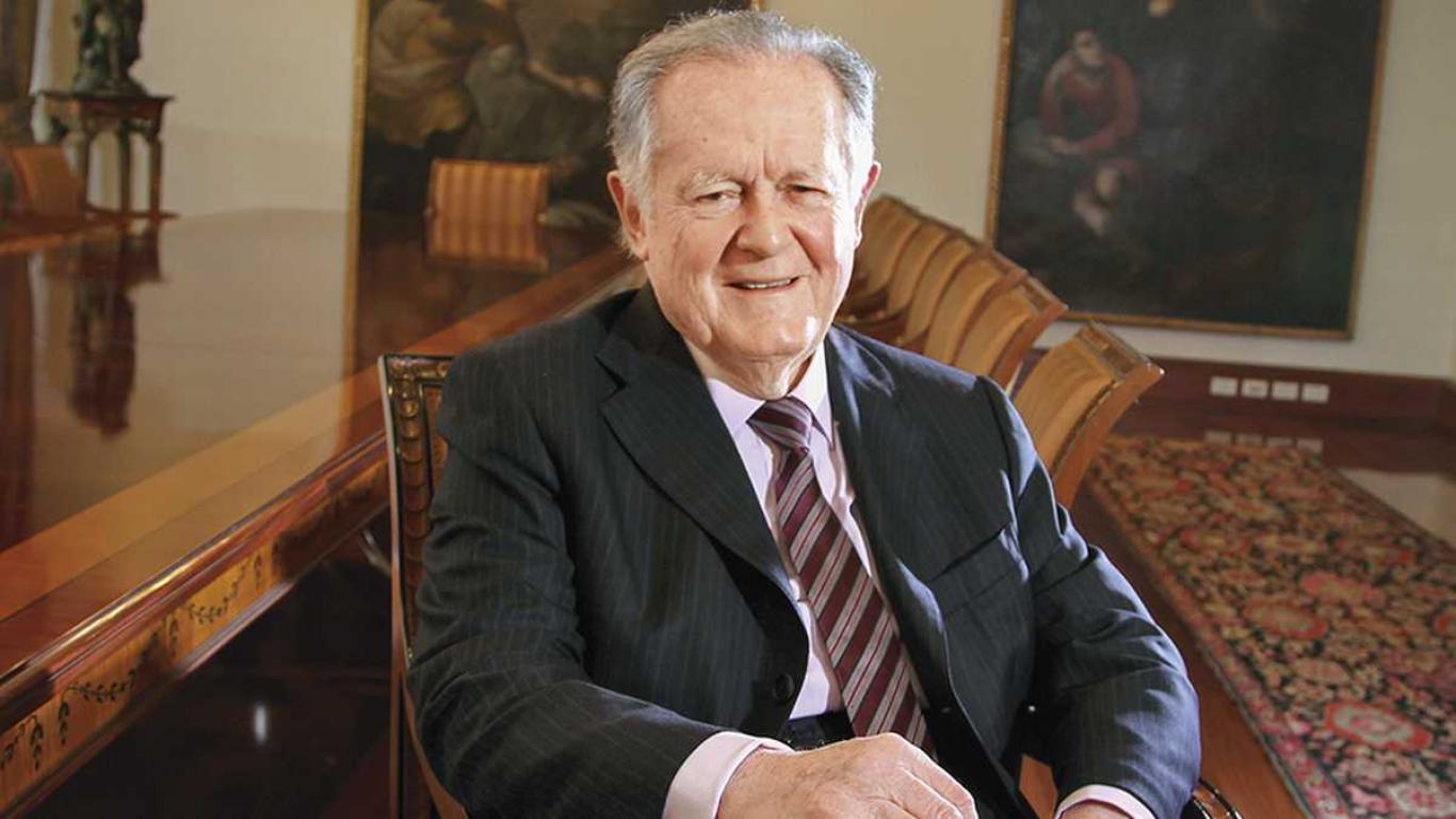 Sarmiento Angulo explica comentario sobre expropiación