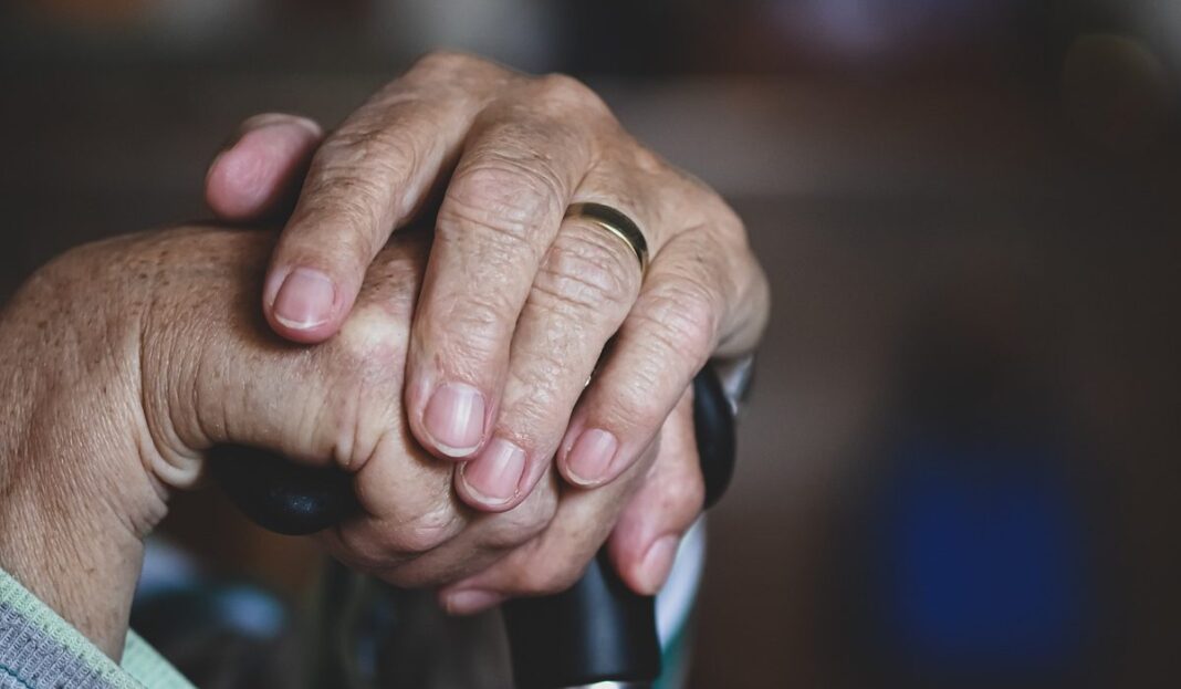 Pensionado Colpensiones: cómo cambiar de EPS en Colombia