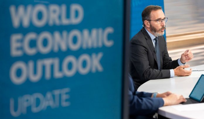 FMI recortó proyección del PIB global para 2023 y 2024