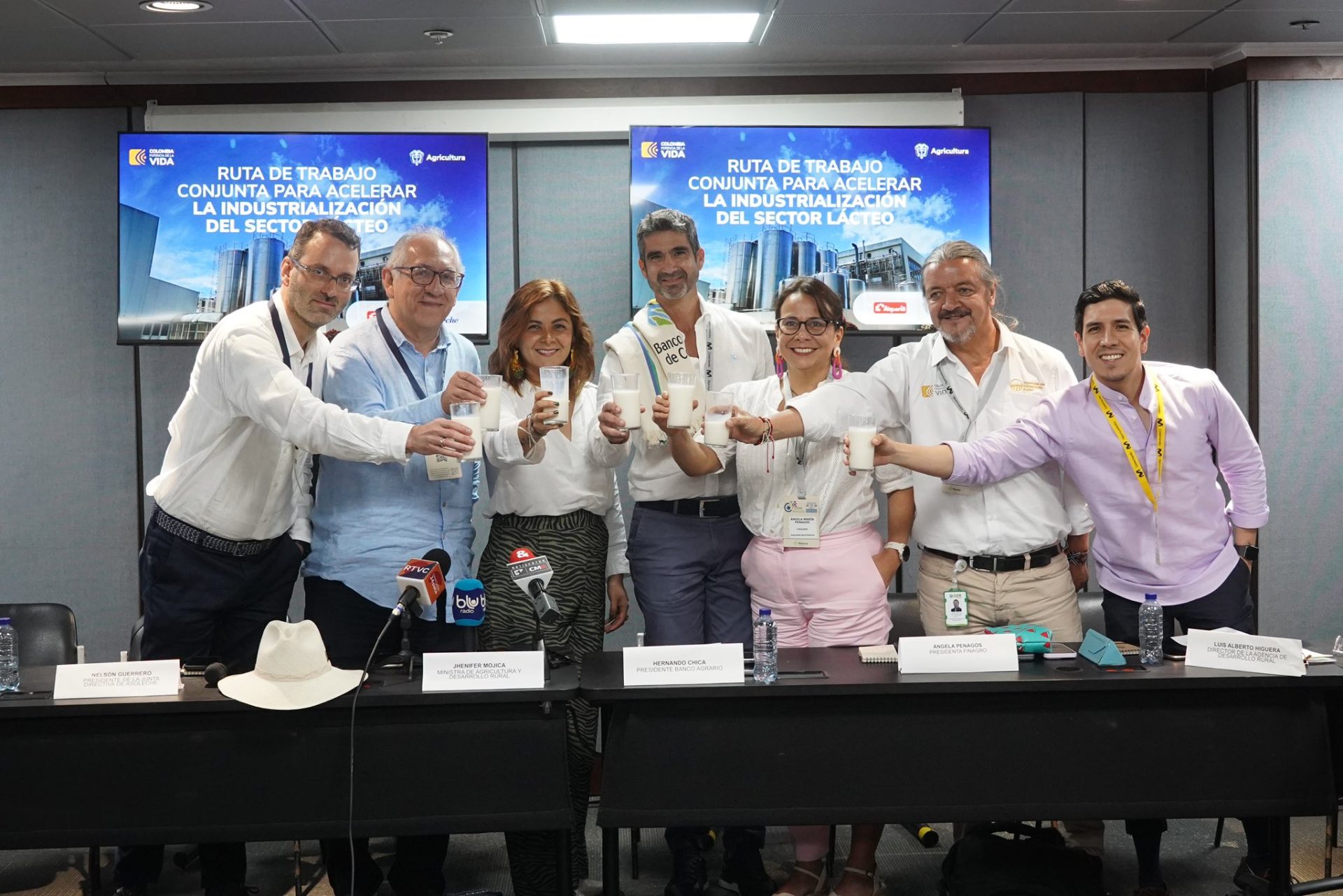 MinAgricultura, Asoleche y Alquería: crean ruta para exportar leche