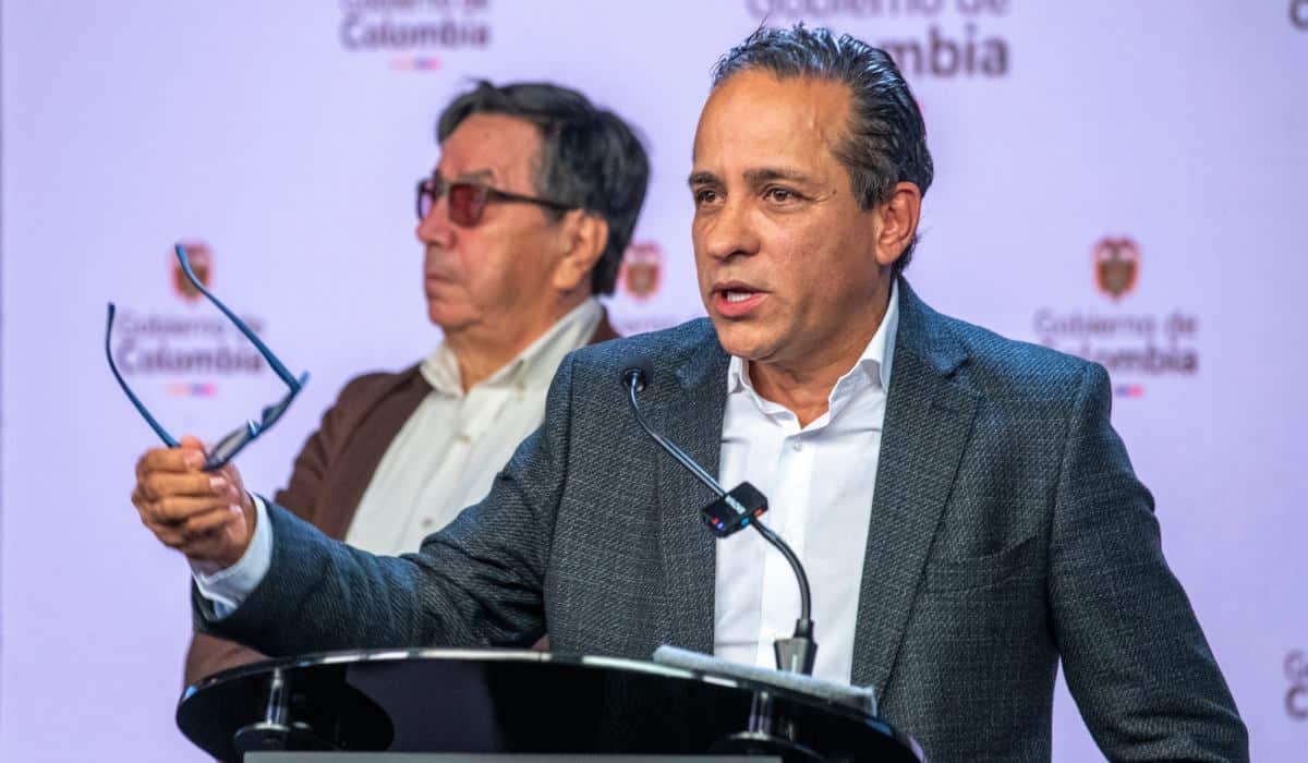 Alexander López deja la dirección del DNP: ¿Llegará Susana Muhammad?