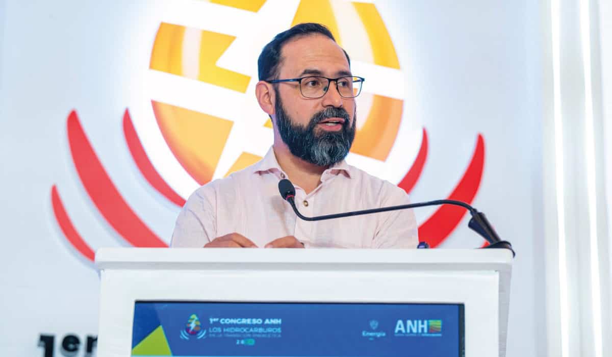 Gobierno Petro firma decreto que impone más reglas para importación de gas