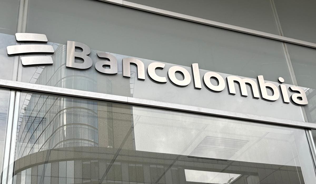 Bancolombia lanza su nueva campaña 'Tu historia escribe la nuestra' por ...