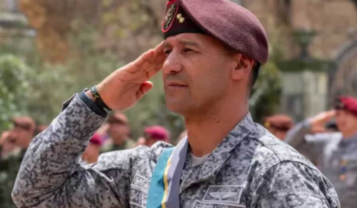 Presidente Petro nombra al general Pedro Sánchez como nuevo ministro de ...
